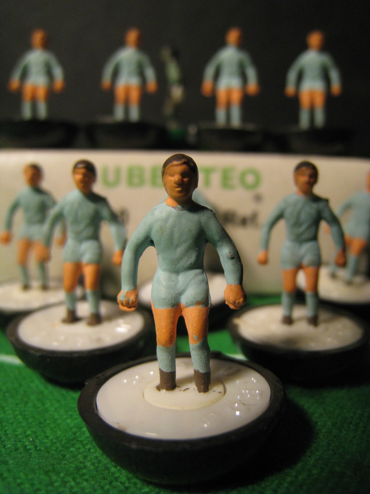 Subbuteo Portuguese LW Royal figures (Generic Teams) – SUBBUTEO TEAM ...